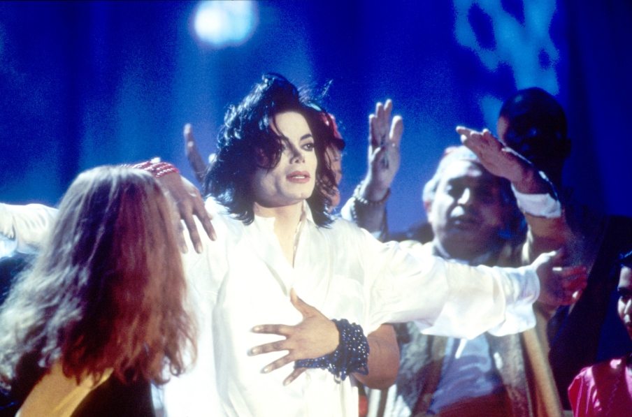 michael-performs-earth-song – Michael Jackson World Network